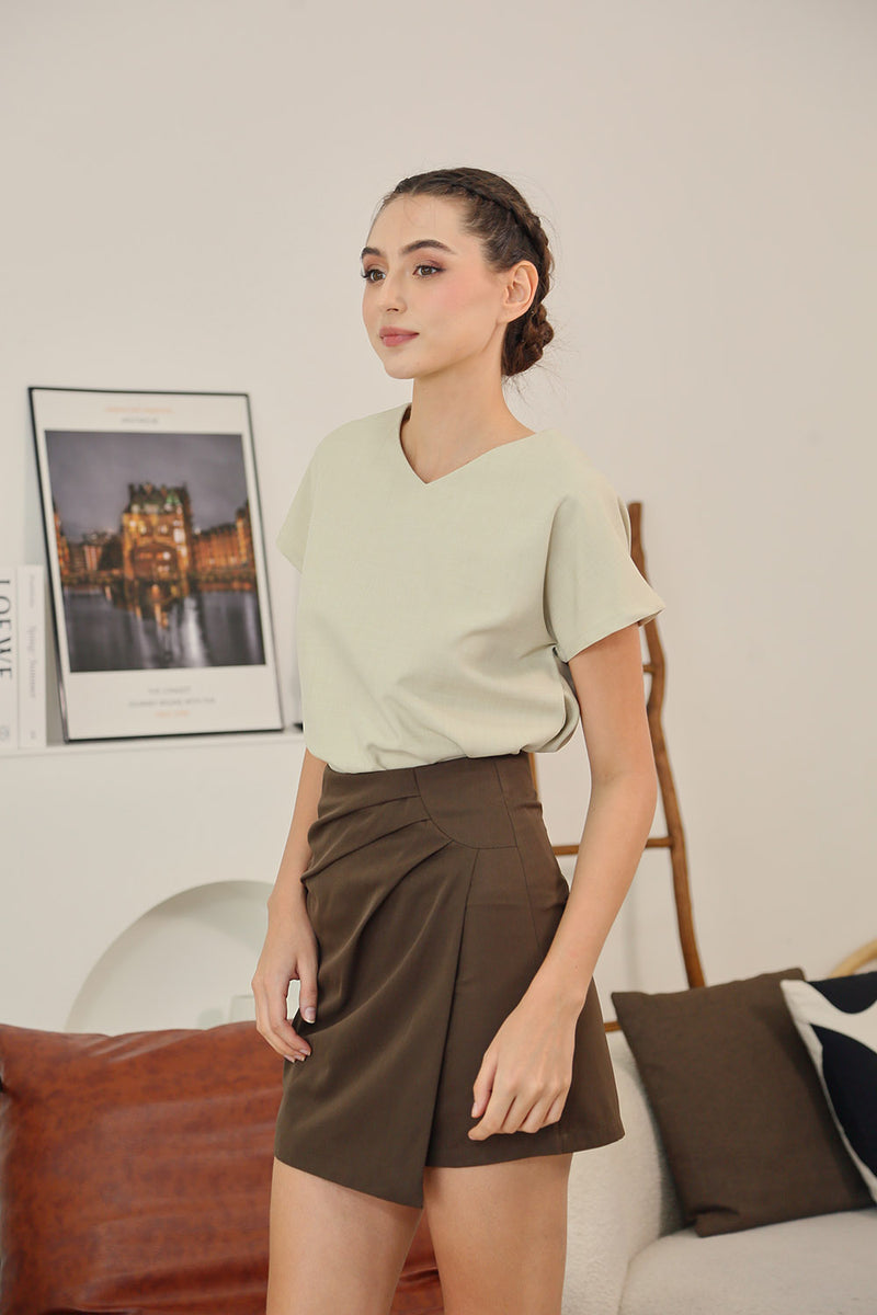 Danna V-Neck Relaxed Blouse in Sandstone Beige – JULY Fashion